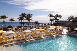 The 15 Best Pools in Miami - ResortPass | Blog