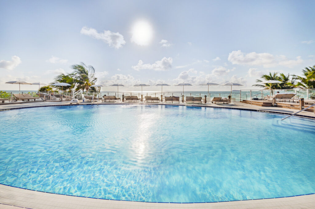 The 15 Best Pools in Miami - ResortPass | Blog