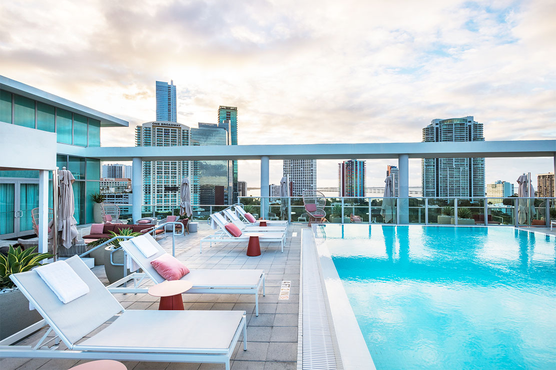 The 5 Best Rooftop Pools in Miami - ResortPass | Blog