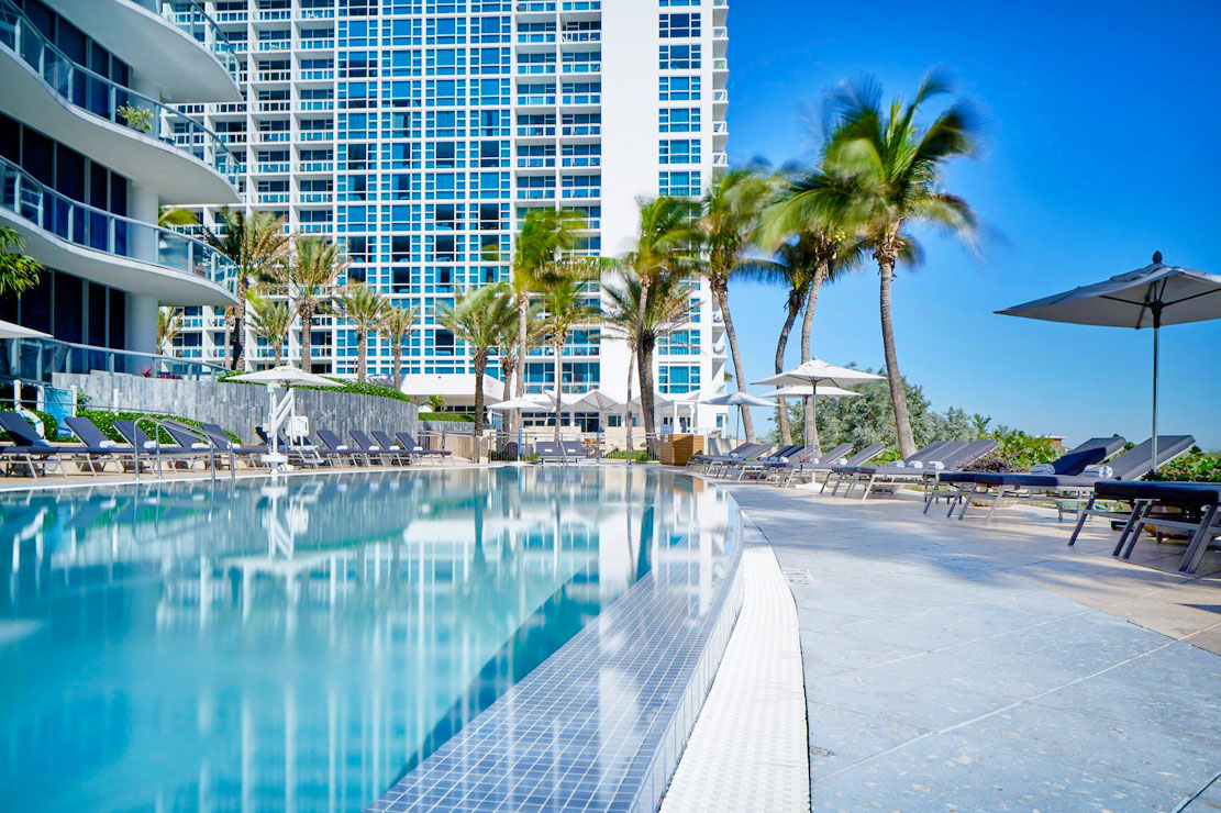 10 Best Hotel Pools in Florida - ResortPass | Blog