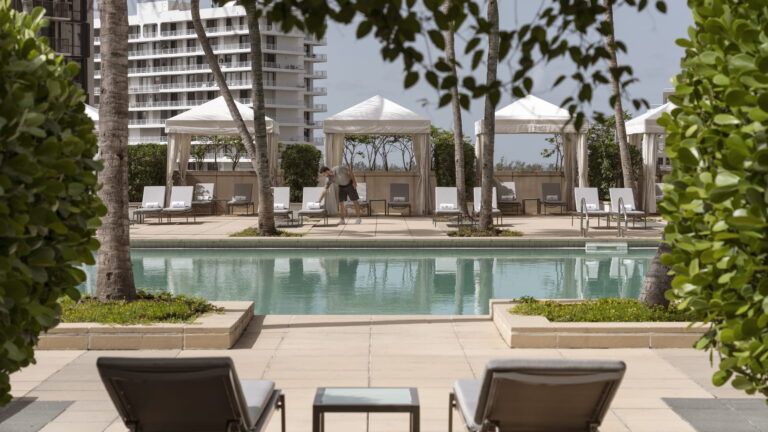 10 Best Hotel Pools in Florida - ResortPass | Blog
