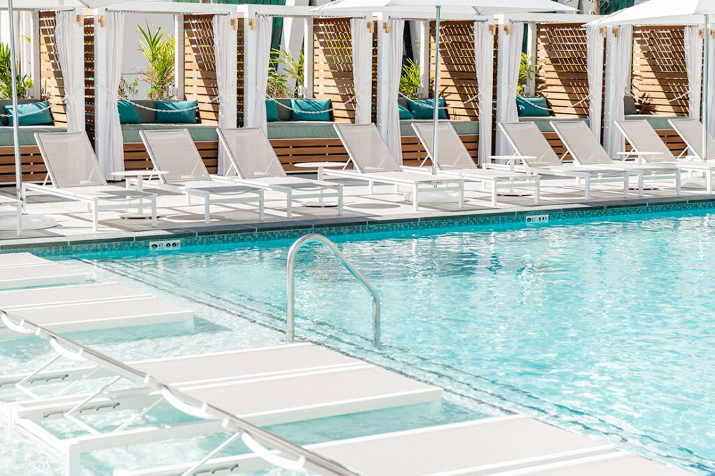 Best 11 Pools in Honolulu - ResortPass | Blog