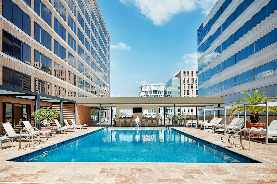 The 10 Best Rooftop Pools In Houston - ResortPass | Blog